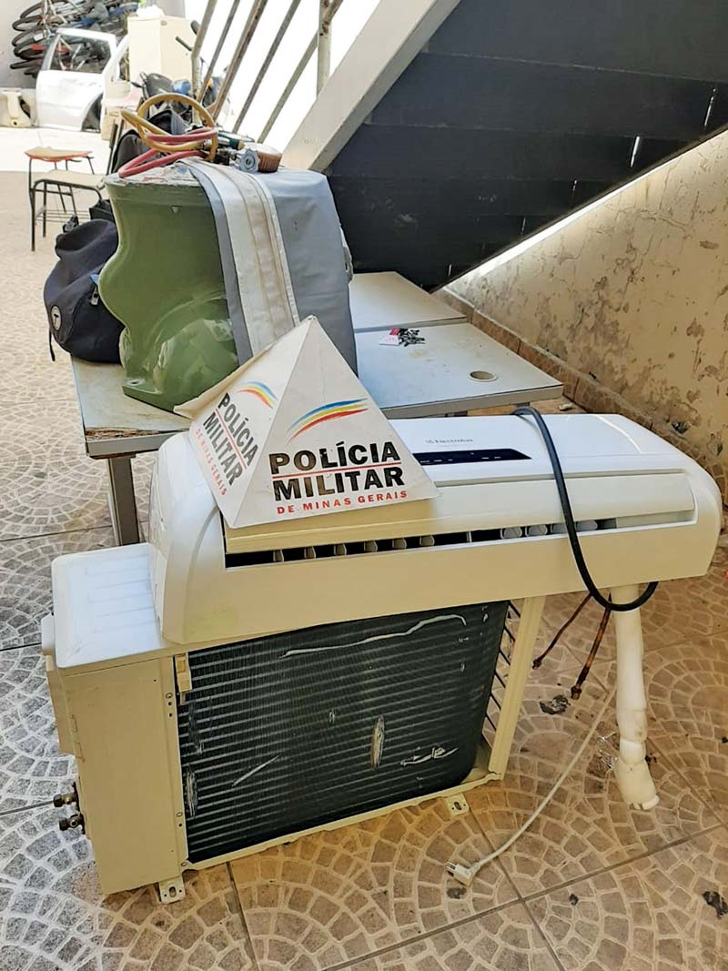PM prende homens acusados de furtar dois aparelhos de ar condicionado ... PM prende homens acusados de furtar dois aparelhos de ar condicionado ...