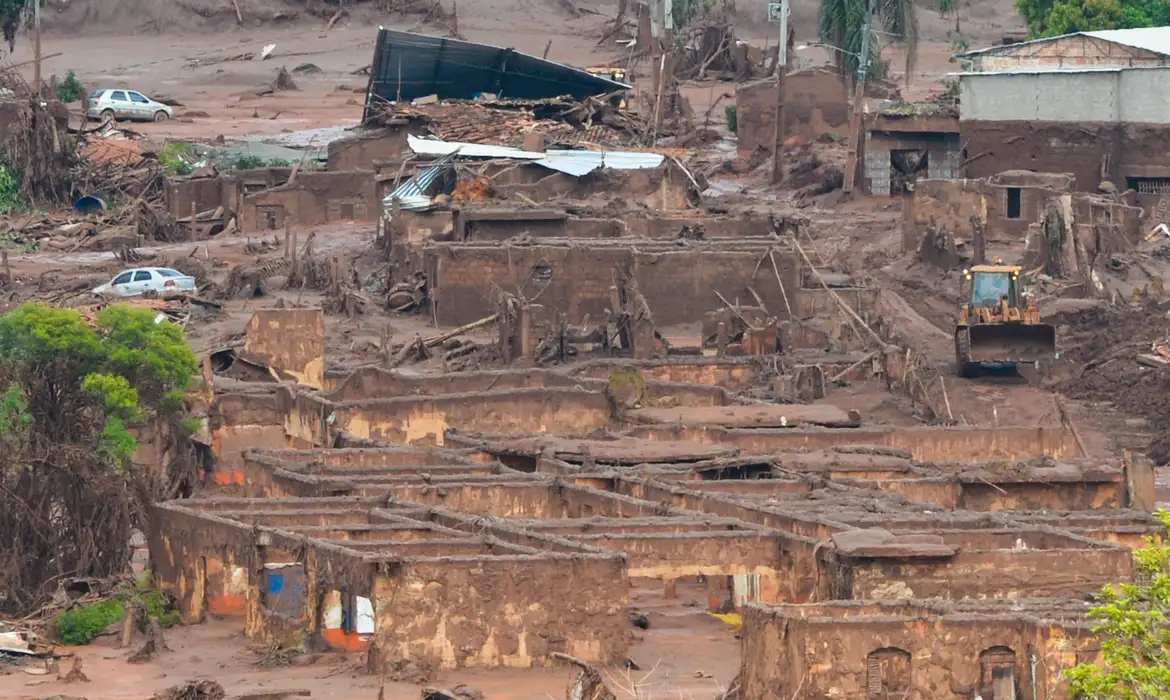 Samarco lança plataforma para indenizar vítimas da tragédia de Mariana ...